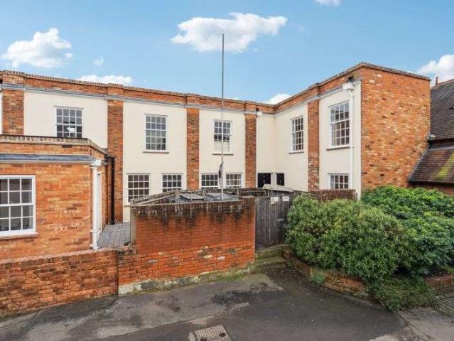 1 Bedroom Apartment Flat