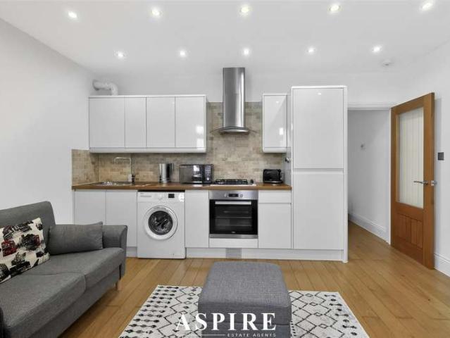 1 Bedroom Apartment Flat
