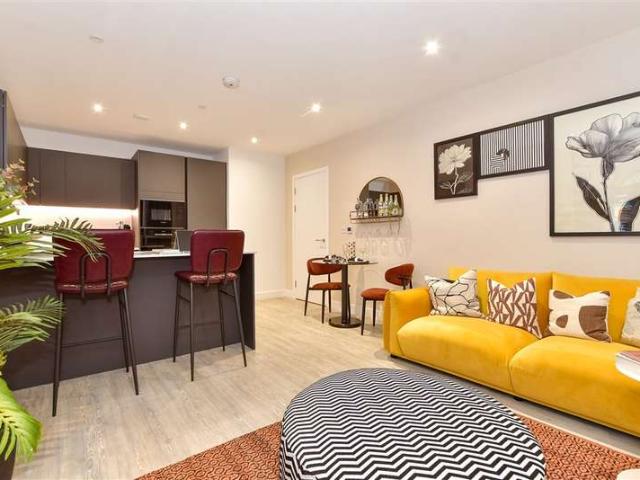 1 Bedroom Apartment Flat