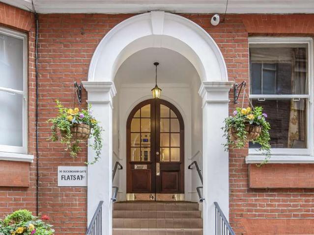 1 Bedroom Apartment Flat