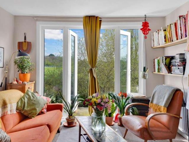 1 Bedroom Apartment Flat