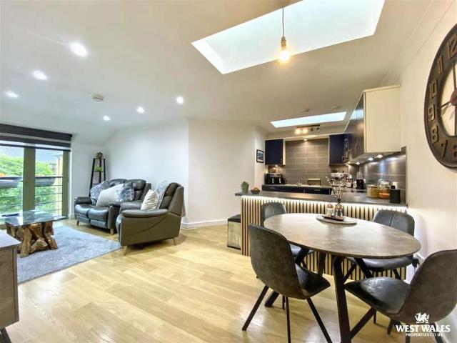 1 Bedroom Apartment Flat