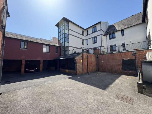 1 Bedroom Apartment Flat