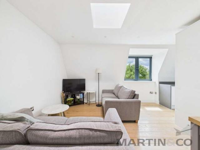 1 Bedroom Apartment Flat