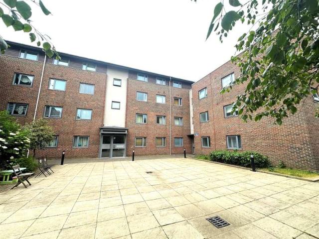 1 Bedroom Apartment Flat