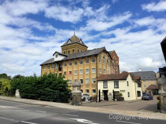 1 Bedroom Apartment Flat