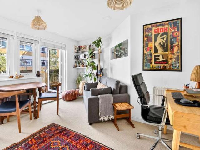 1 Bedroom Apartment Flat