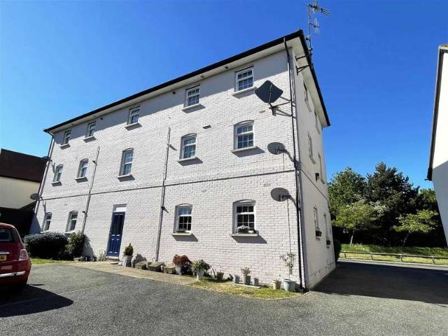 1 Bedroom Apartment Flat