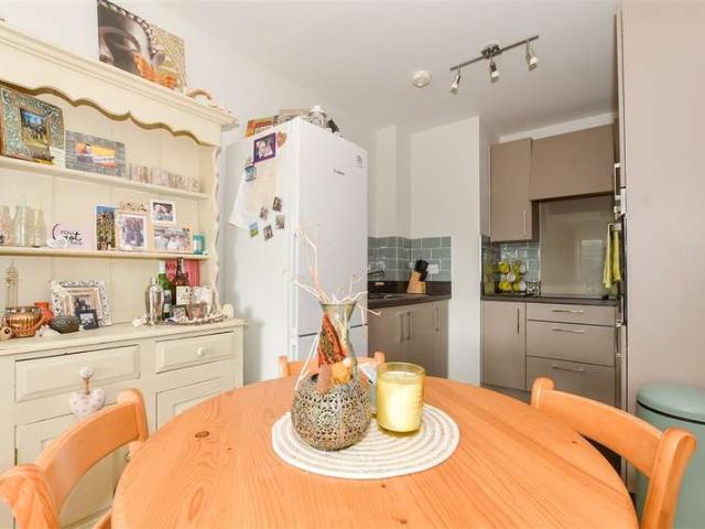 1 Bedroom Apartment Flat