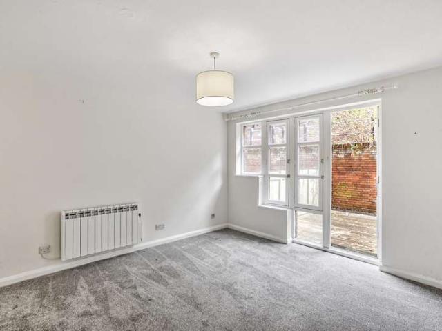1 Bedroom Apartment Flat