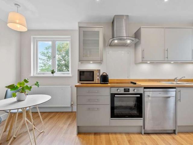 1 Bedroom Apartment Flat