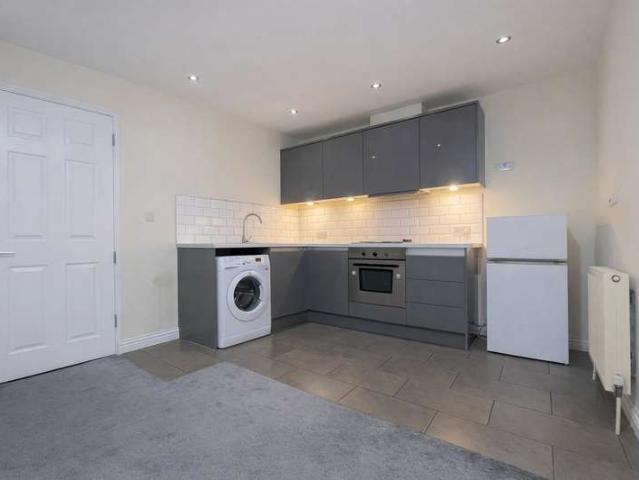 1 Bedroom Apartment Flat