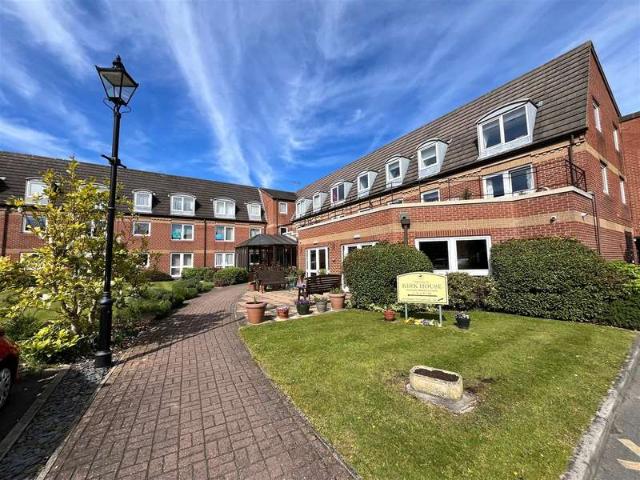 1 Bedroom Apartment Flat