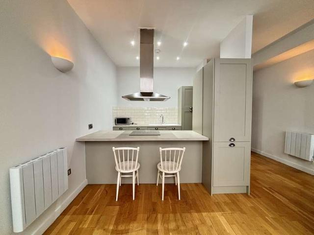 1 Bedroom Apartment Flat
