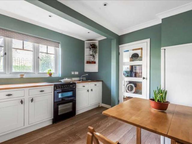 1 Bedroom Apartment Flat