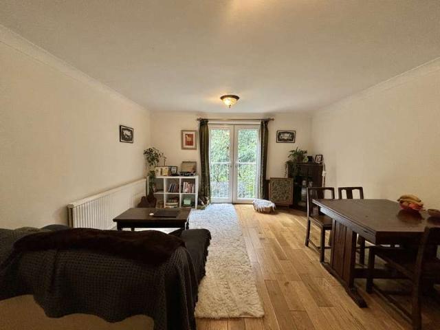 1 Bedroom Apartment Flat