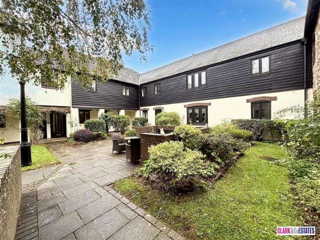 1 Bedroom Apartment Flat