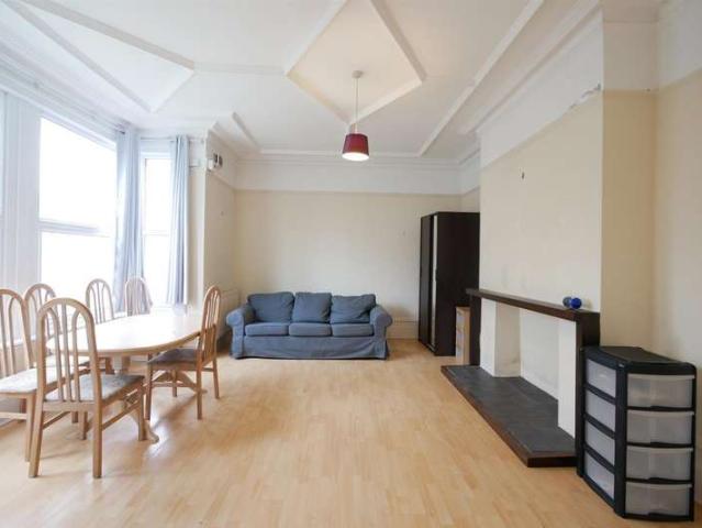 1 Bedroom Apartment Flat