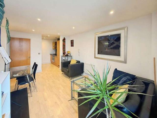 1 Bedroom Apartment Flat