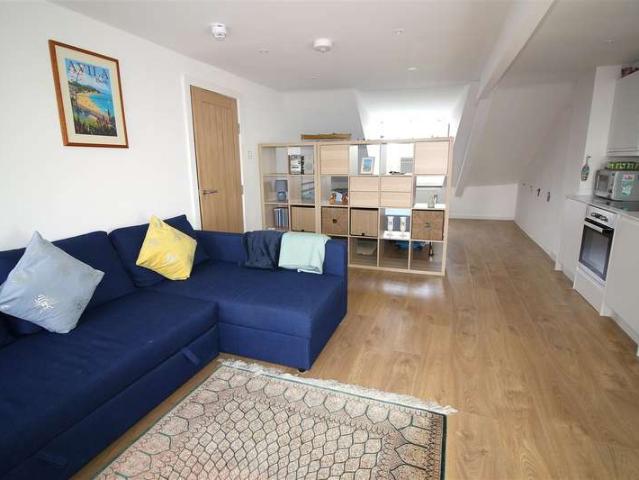 1 Bedroom Apartment Flat