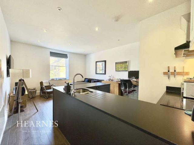 1 Bedroom Apartment Flat