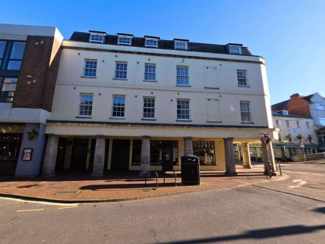 1 Bedroom Apartment Flat