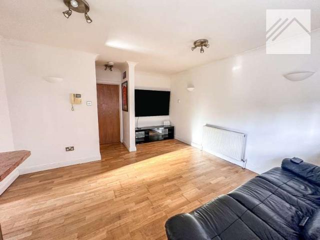 1 Bedroom Apartment Flat