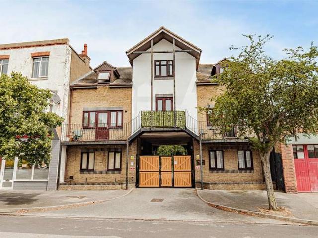 1 Bedroom Apartment Flat