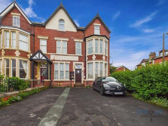 1 Bedroom Apartment Flat