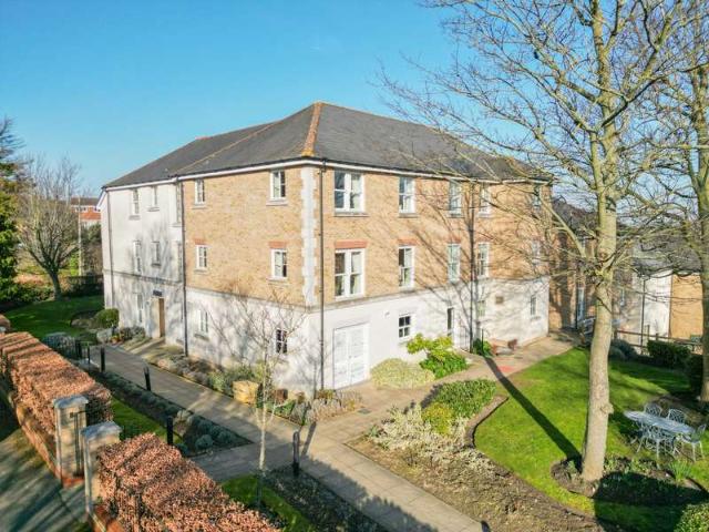 1 Bedroom Apartment Flat