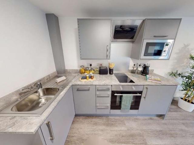 1 Bedroom Apartment Flat