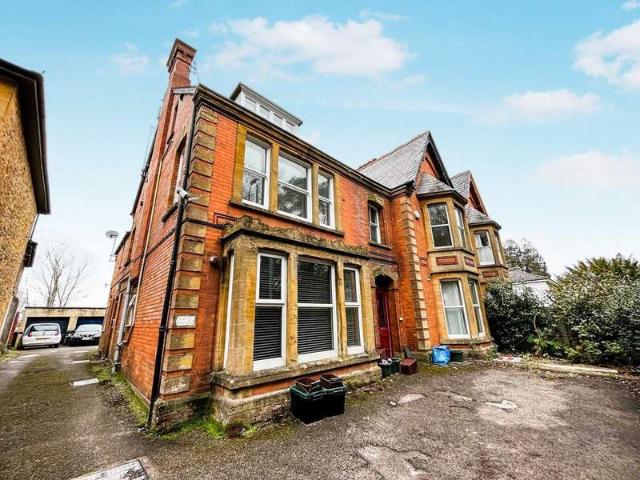 1 Bedroom Apartment Flat
