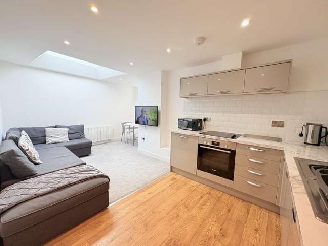 1 Bedroom Apartment Flat