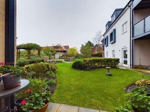 1 Bedroom Apartment Flat
