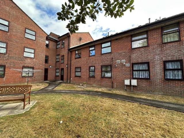 1 Bedroom Apartment Flat