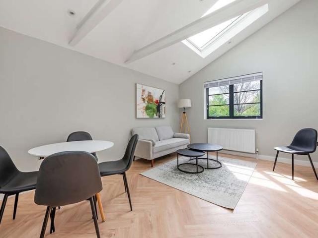 1 Bedroom Apartment Flat