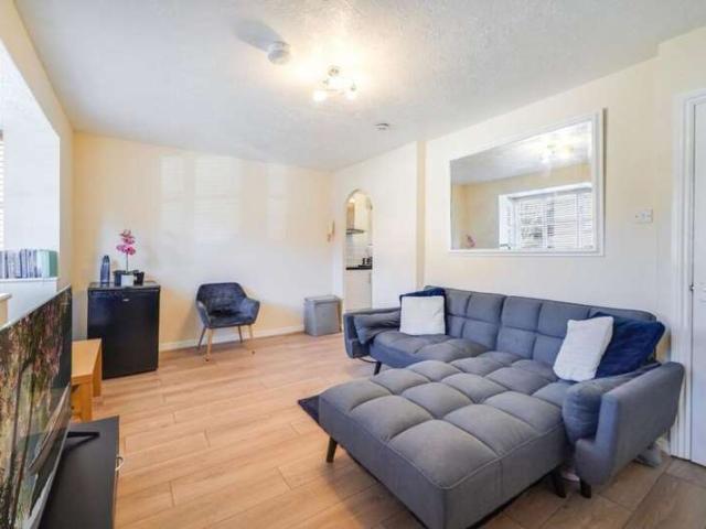 1 Bedroom Apartment Flat