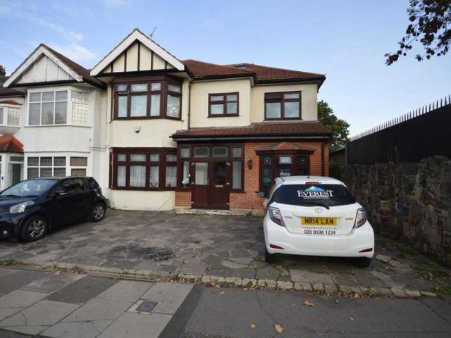1 Bedroom Apartment Flat