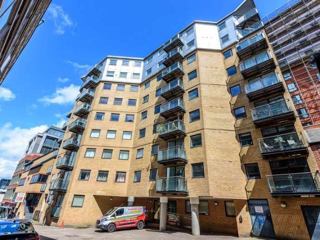 1 Bedroom Apartment Flat