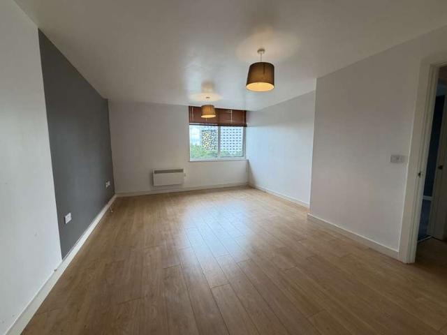 1 Bedroom Apartment Flat