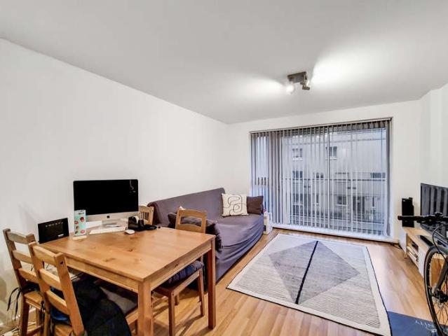 1 Bedroom Apartment Flat