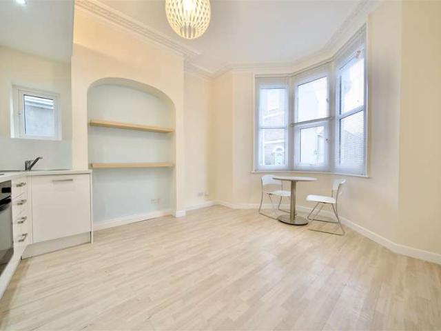 1 Bedroom Apartment Flat