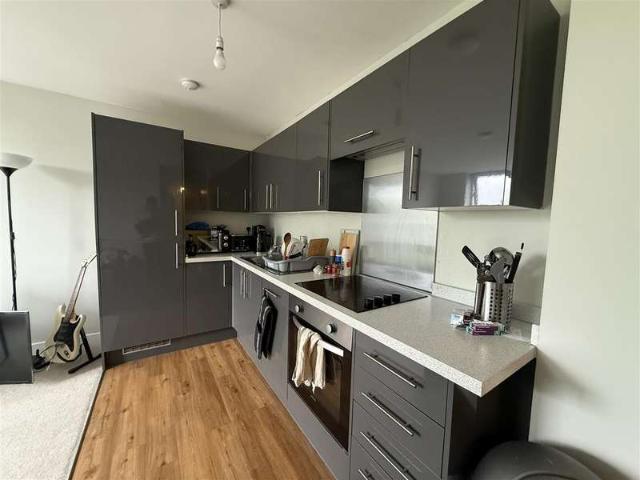 1 Bedroom Apartment Flat
