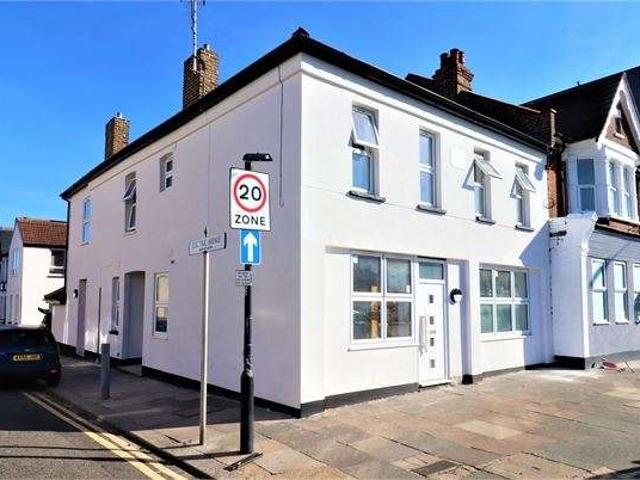 1 Bedroom Apartment Flat