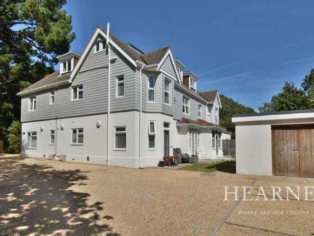 1 Bedroom Apartment Flat