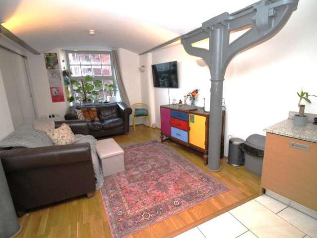 1 Bedroom Apartment Flat