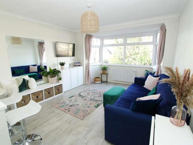 1 Bedroom Apartment Flat