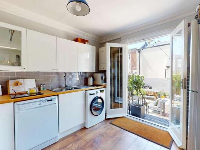 1 Bedroom Apartment Flat