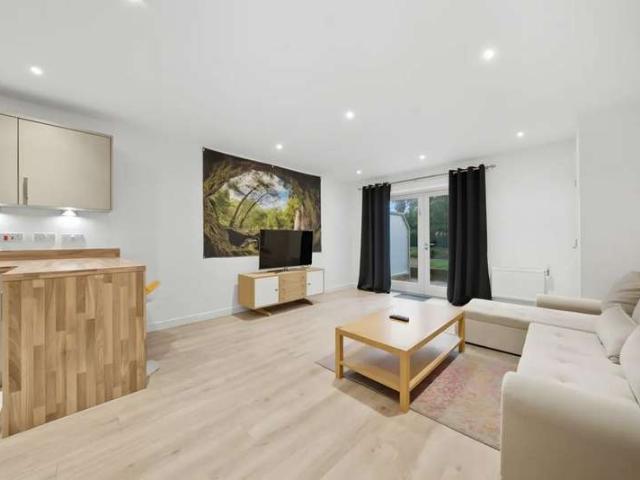 1 Bedroom Apartment Flat