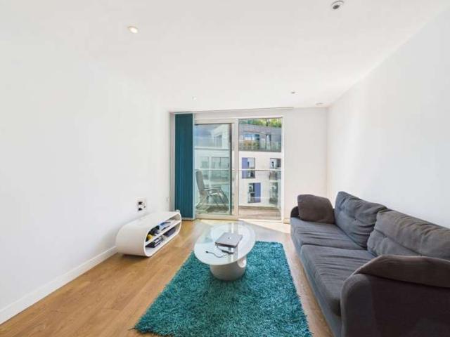1 Bedroom Apartment Flat